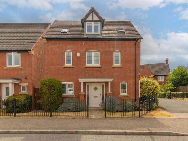 3 bedroom detached house for sale