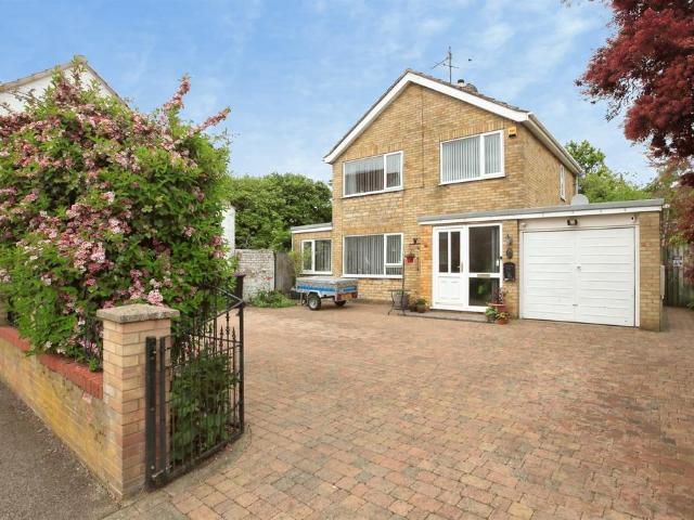 3 bedroom detached house for sale