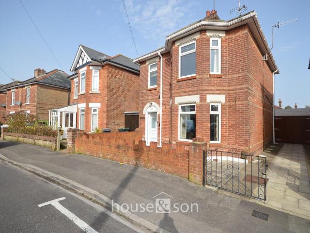 3 bedroom detached house for sale