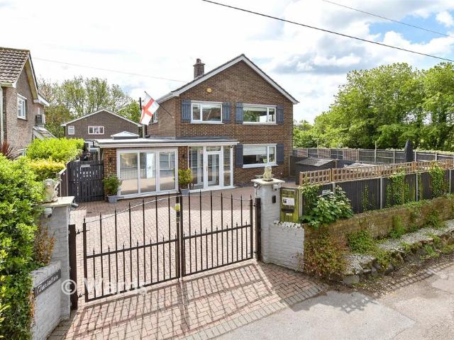 3 bedroom detached house for sale
