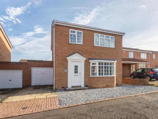 3 bedroom detached house for sale