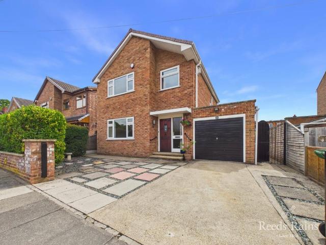 3 bedroom detached house for sale