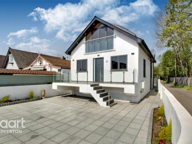 3 bedroom detached house for sale