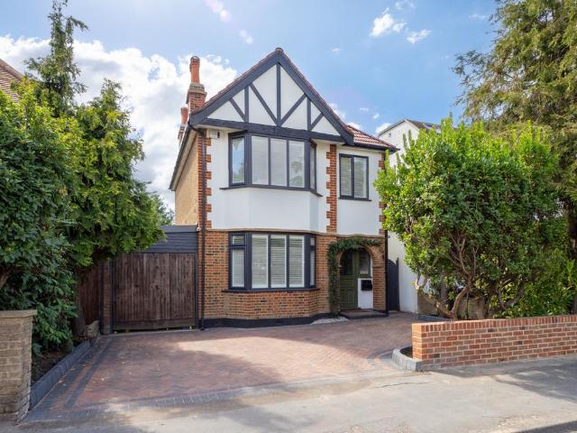3 bedroom detached house for sale