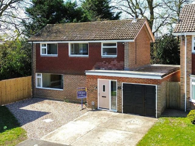 3 bedroom detached house for sale