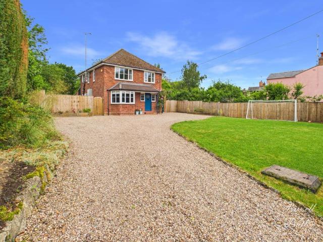 3 bedroom detached house for sale