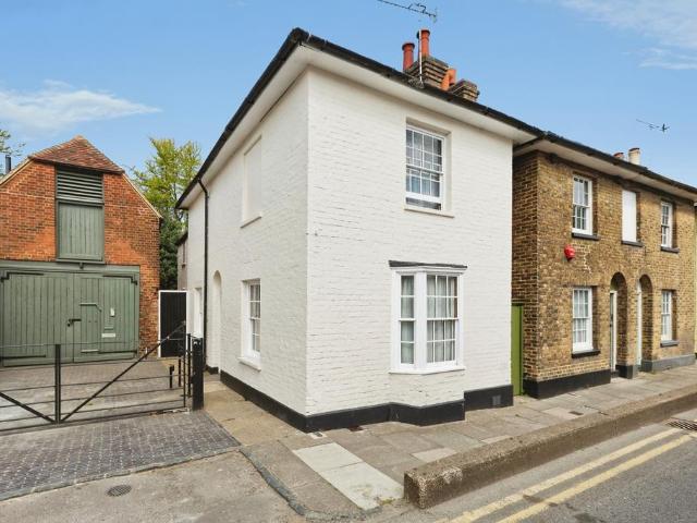 2 bedroom detached house for sale
