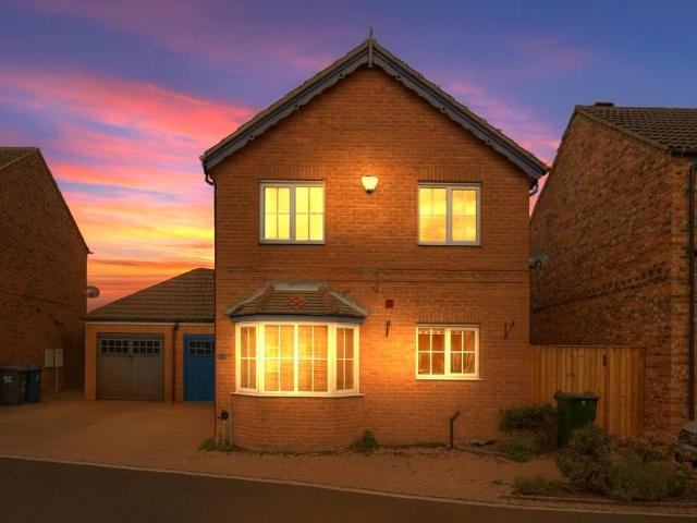 3 bedroom detached house for sale