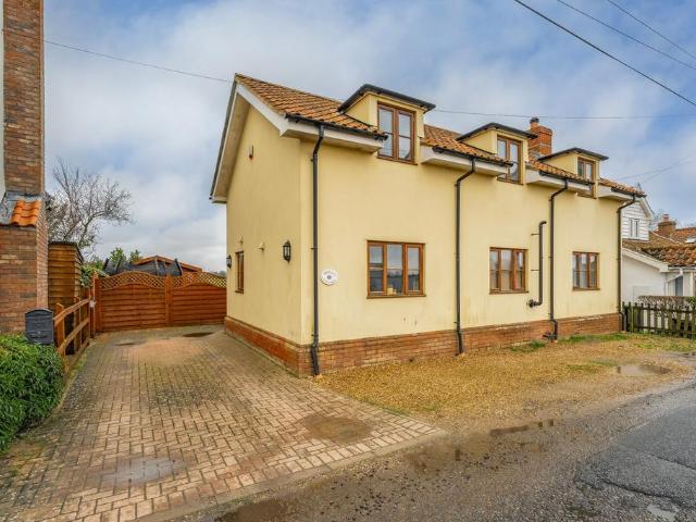 3 bedroom detached house for sale