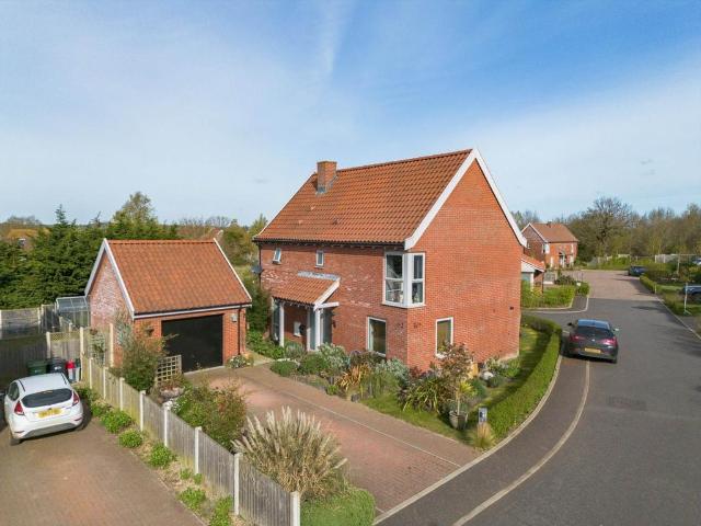 3 bedroom detached house for sale