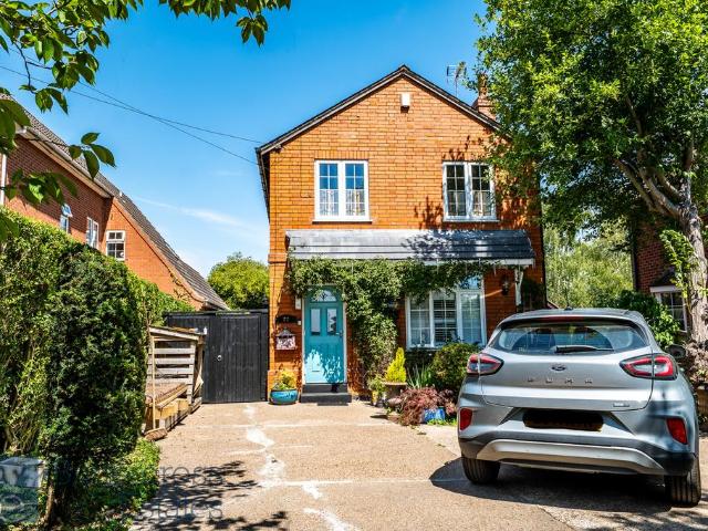 3 bedroom detached house for sale