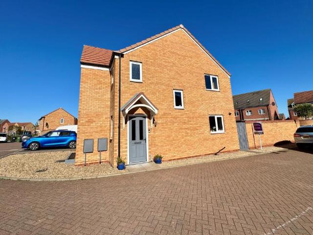 3 bedroom detached house for sale