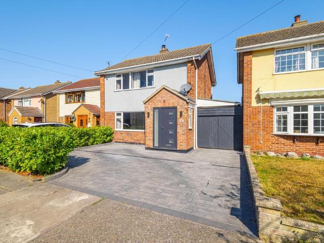3 bedroom detached house for sale