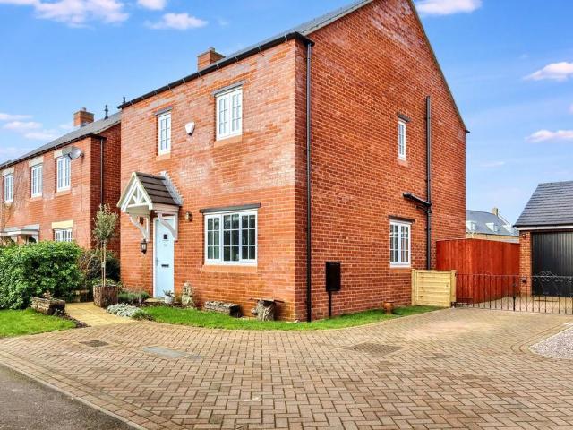 3 bedroom detached house for sale