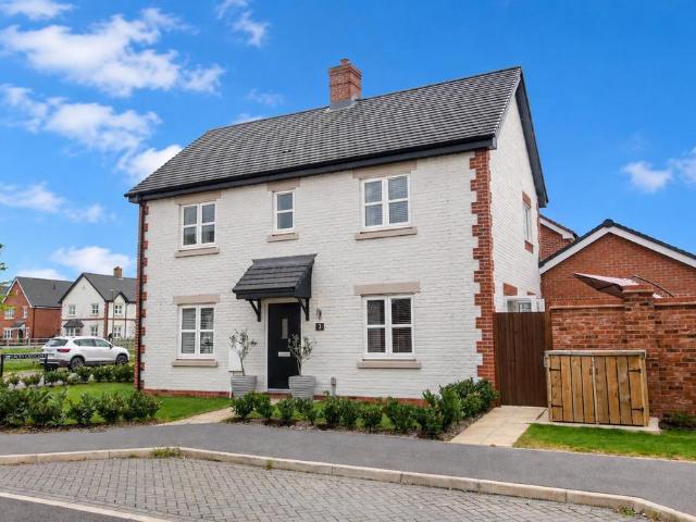 3 bedroom detached house for sale