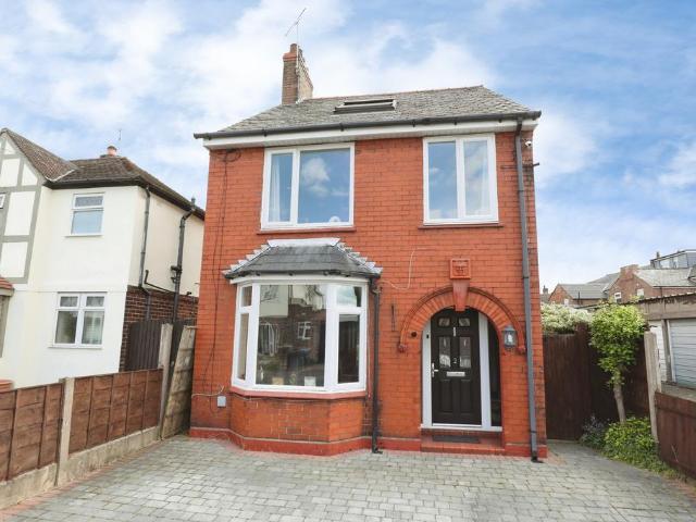 3 bedroom detached house for sale