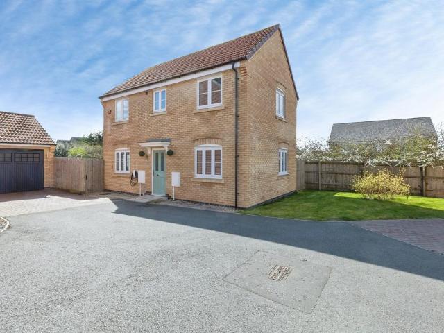 3 bedroom detached house for sale