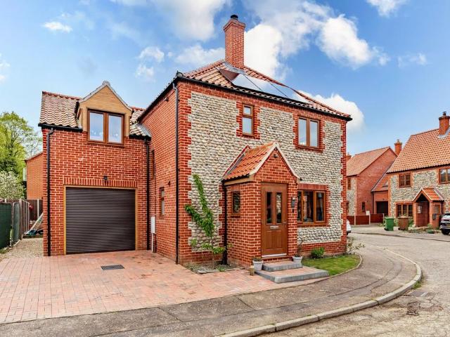 3 bedroom detached house for sale