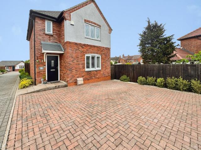 3 bedroom detached house for sale