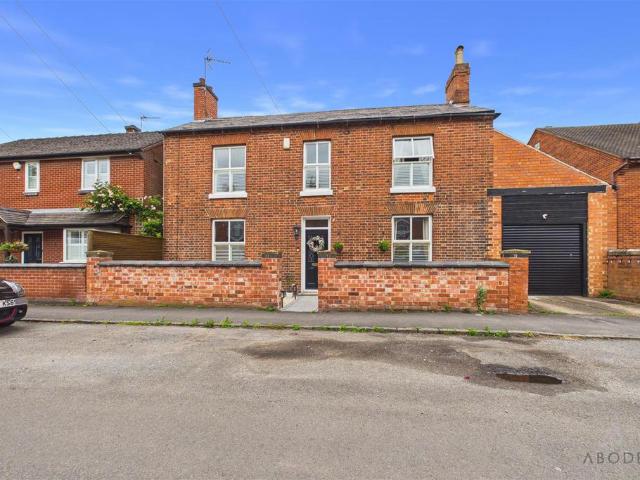 3 bedroom detached house for sale