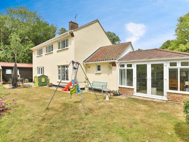 3 bedroom detached house for sale