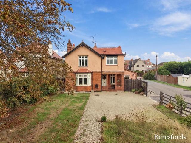 3 bedroom detached house for sale