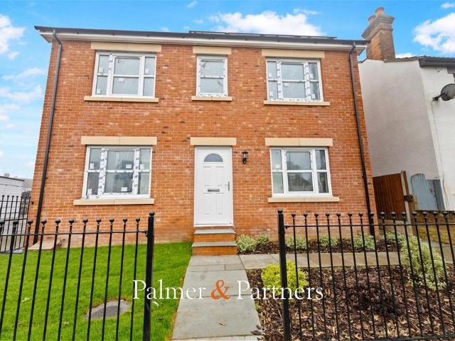 3 bedroom detached house for sale