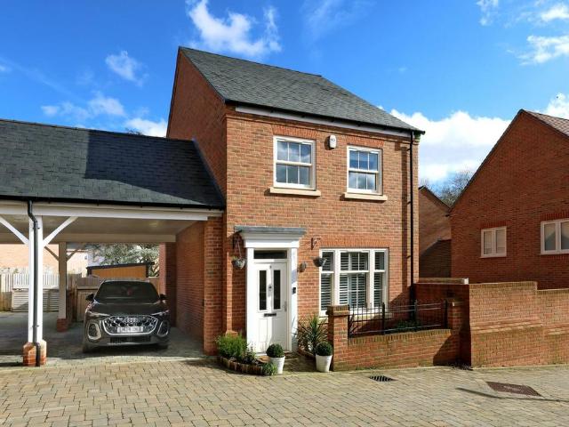 3 bedroom detached house for sale