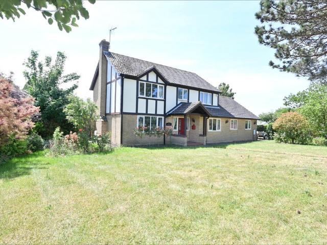 3 bedroom detached house for sale