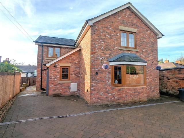 3 bedroom detached house for sale