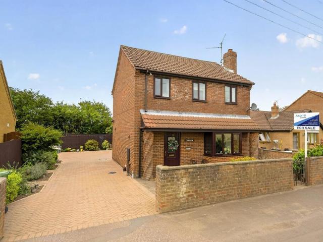3 bedroom detached house for sale