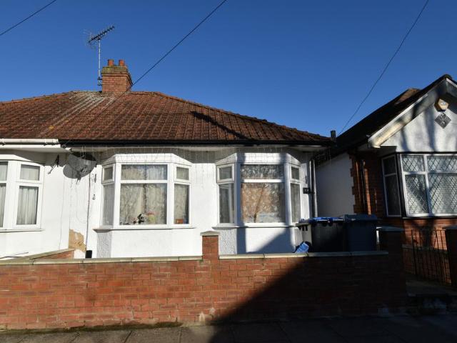 2 bedroom detached house for sale