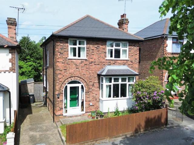 3 bedroom detached house for sale