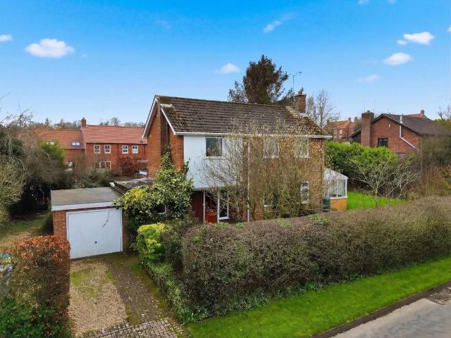 3 bedroom detached house for sale
