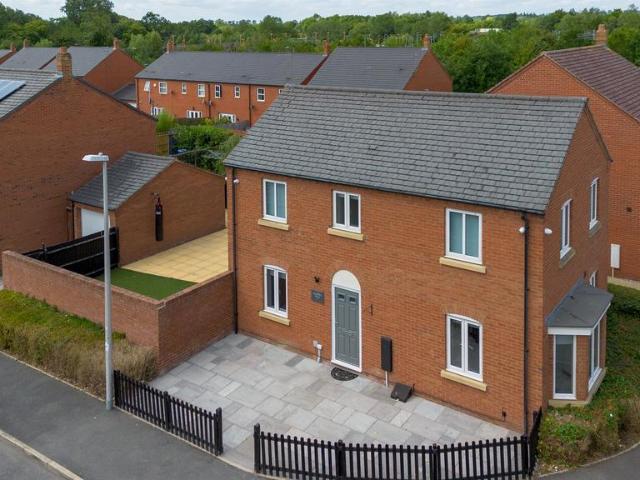 3 bedroom detached house for sale