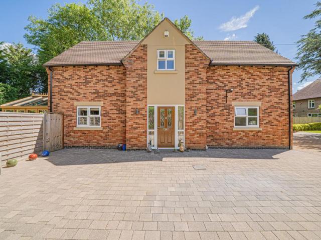 3 bedroom detached house for sale