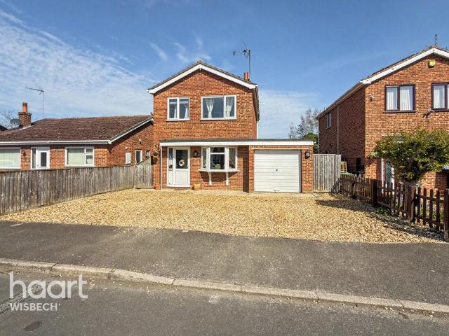 3 bedroom detached house for sale