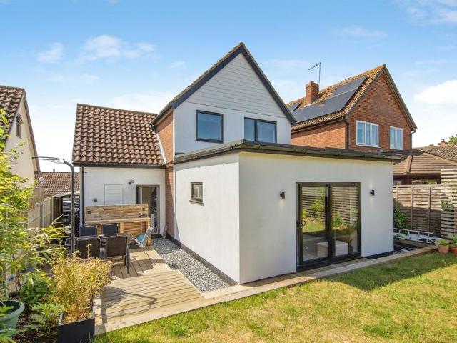3 bedroom detached house for sale