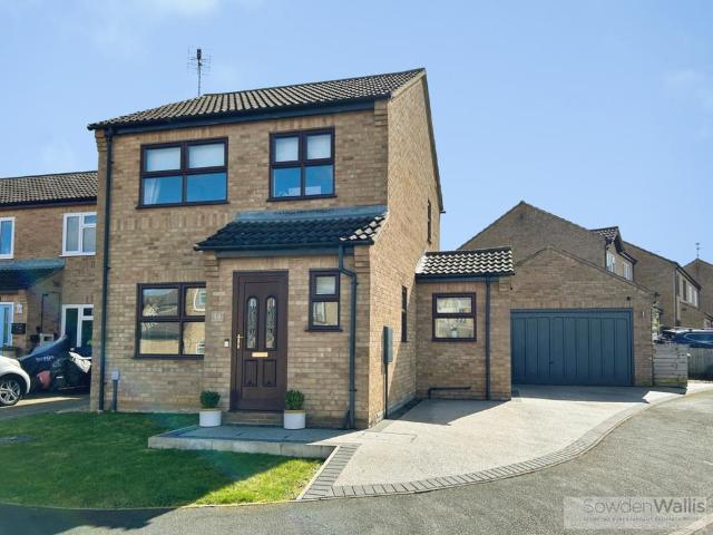 3 bedroom detached house for sale
