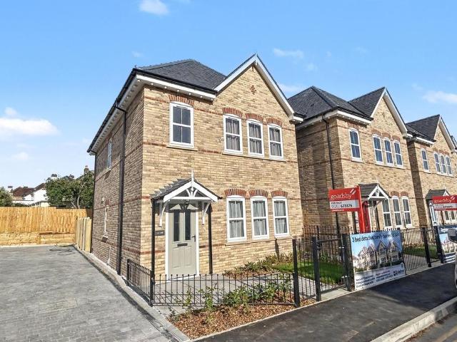 3 bedroom detached house for sale
