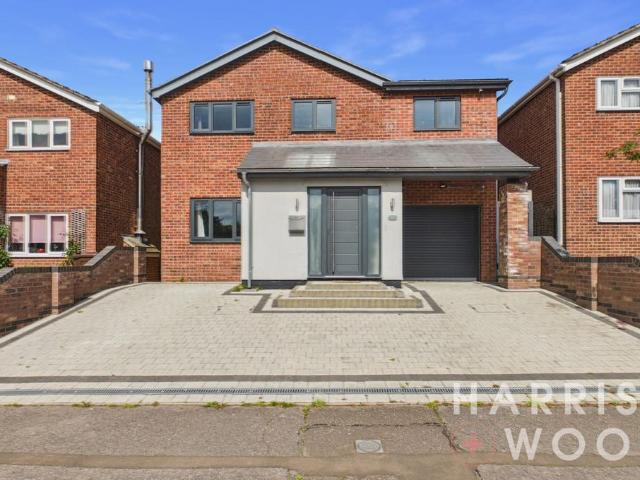 3 bedroom detached house for sale