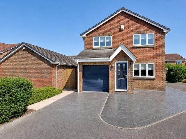3 bedroom detached house for sale