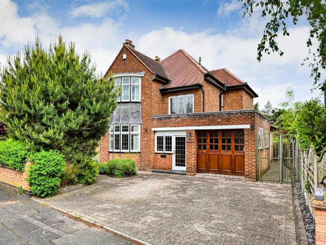 3 bedroom detached house for sale