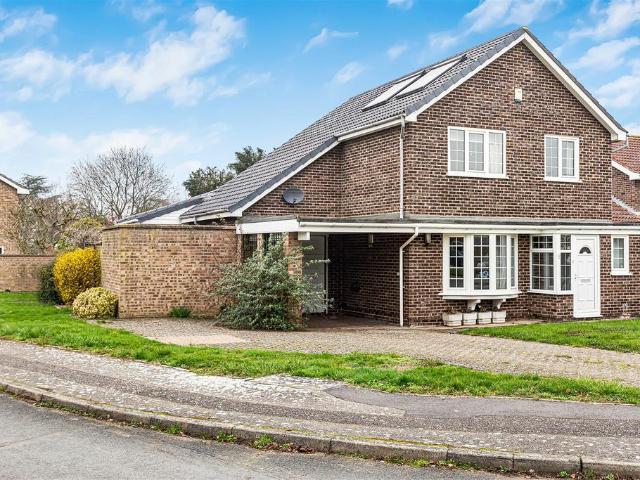 3 bedroom detached house for sale