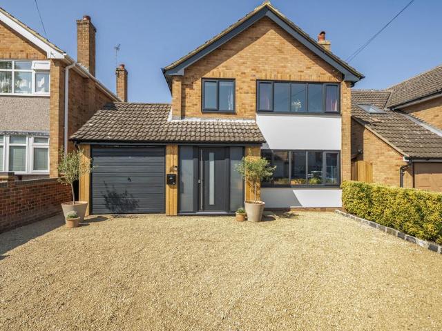 3 bedroom detached house for sale