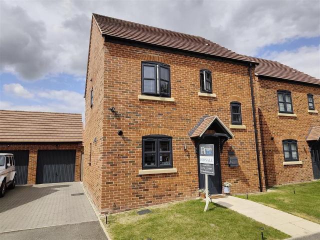 3 bedroom detached house for sale