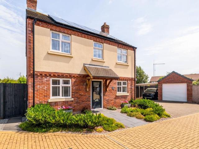 3 bedroom detached house for sale