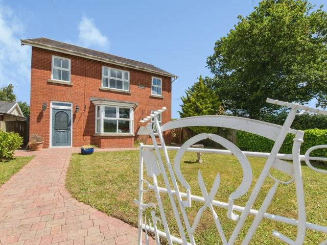 3 bedroom detached house for sale