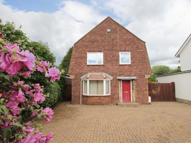 3 bedroom detached house for sale