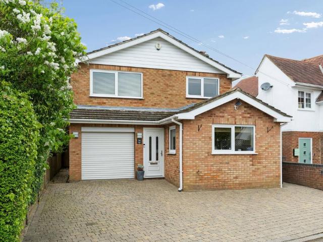 3 bedroom detached house for sale